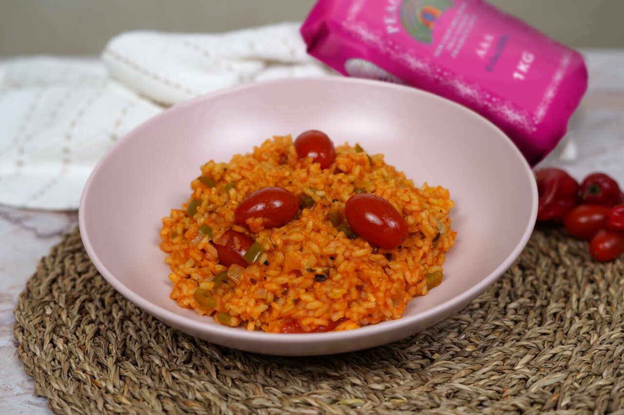 Fragrant Jasmine Rice with Tomato Sauce: Easy One-Pot Meal with Peacock ...